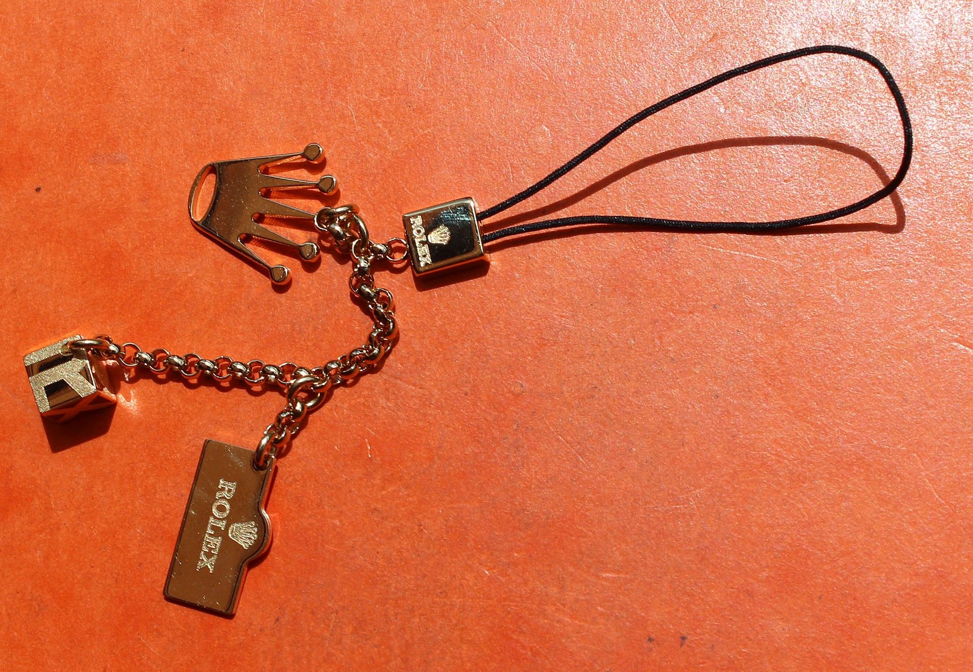 ROLEX RARE PENDENTIF COURONNE, CUBE / ACCESSOIRES COULEUR OR??? ?