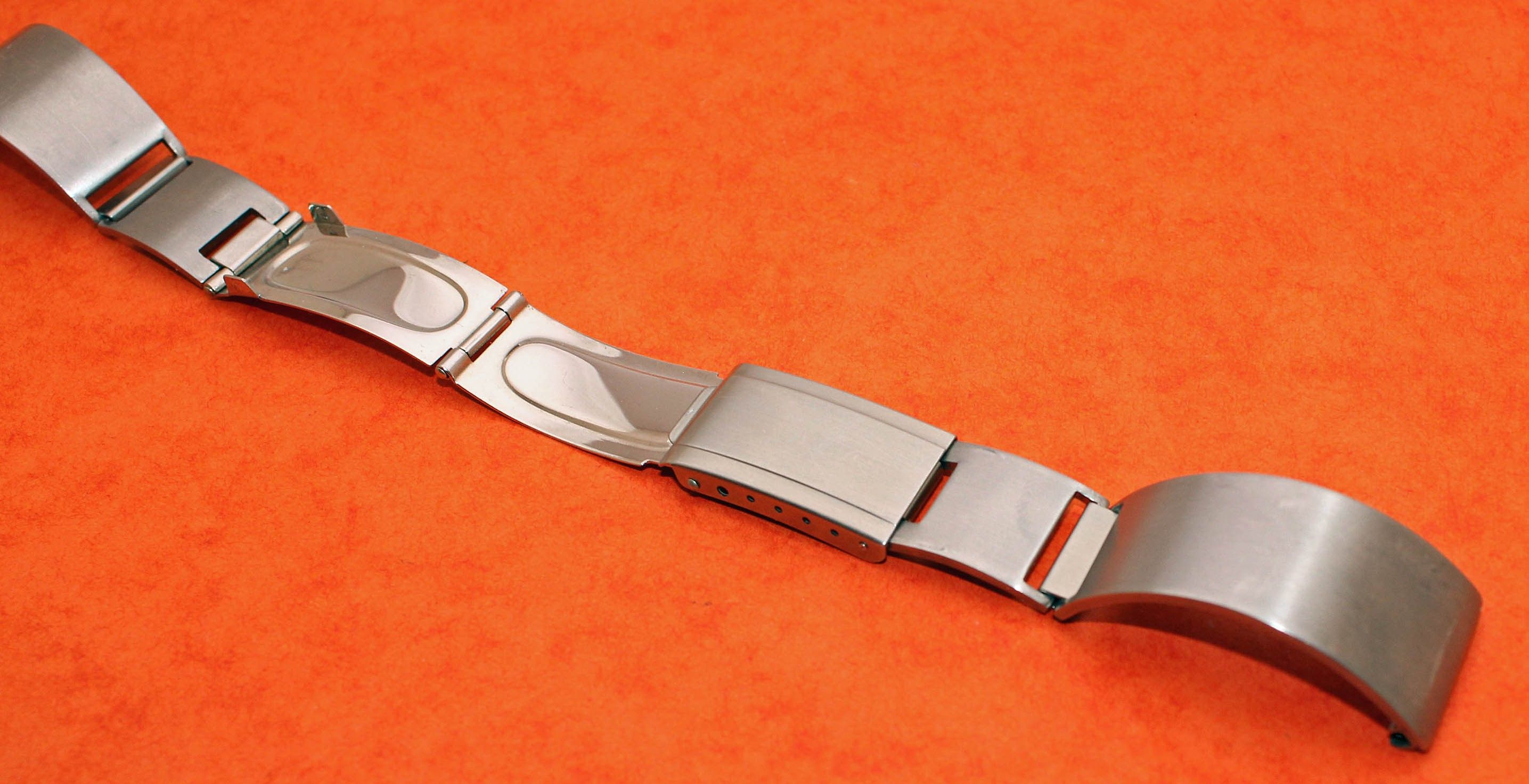 VINTAGE MOTORCYCLE Olongapo WATCH CURVED STAINLESS STEEL BRACELET 20mm ...