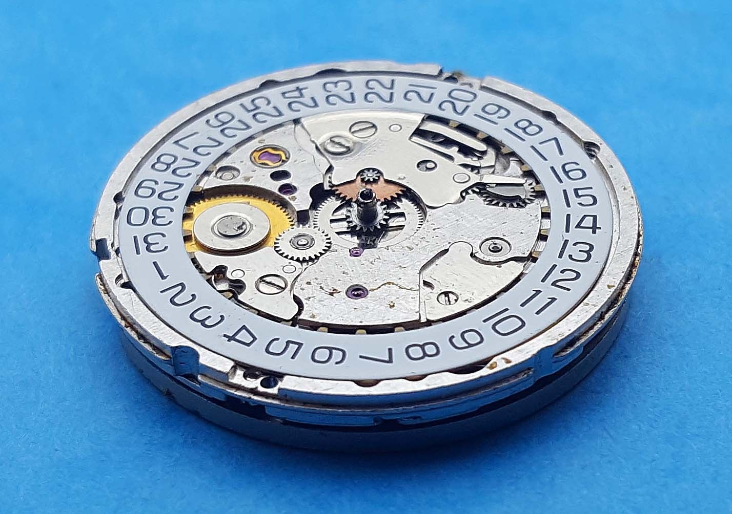 Watch caliber, movement swiss made ETA automatic with date disc ...