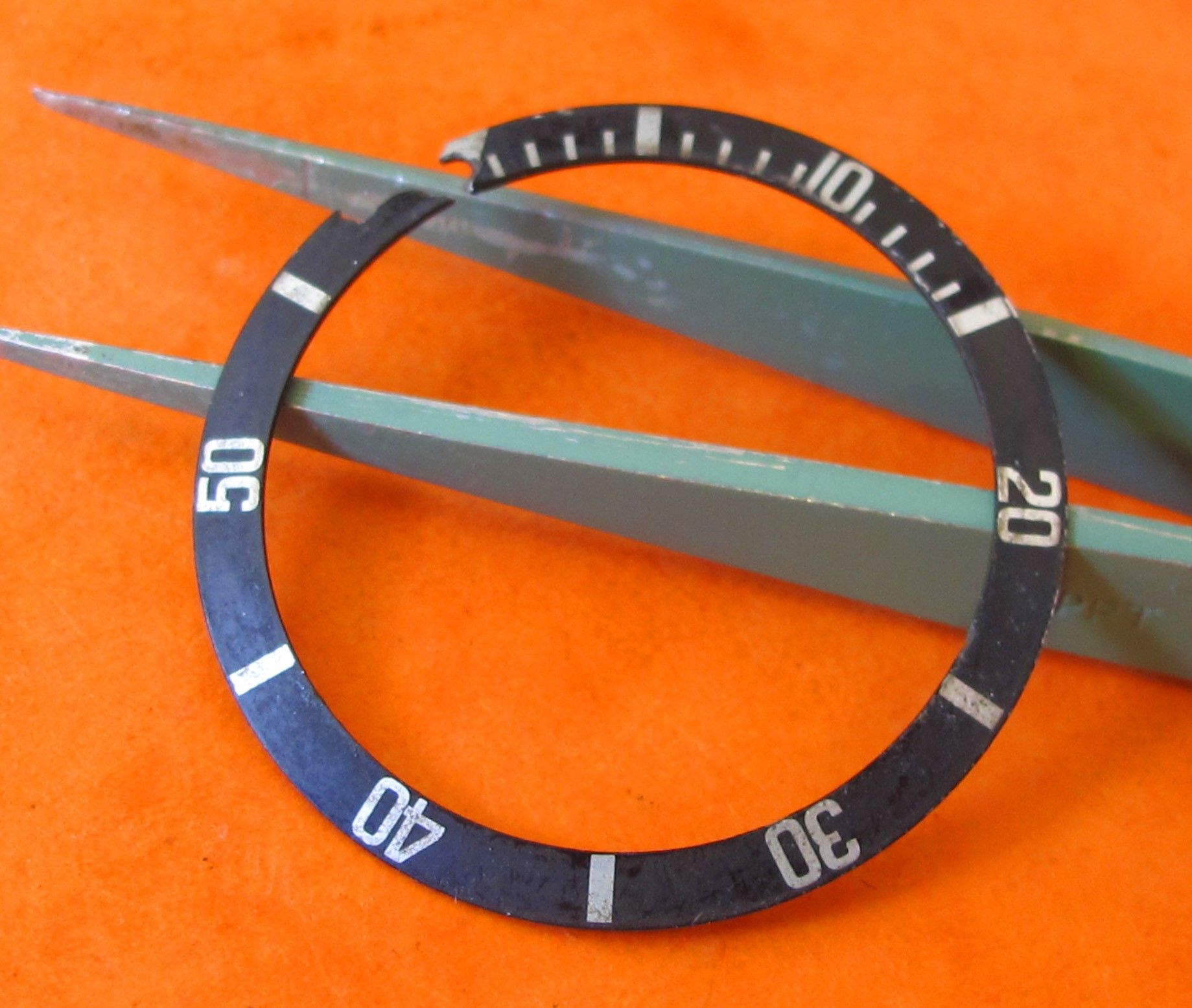 ROLEX SUBMARINER 1680 VINTAGE INSERT cassé